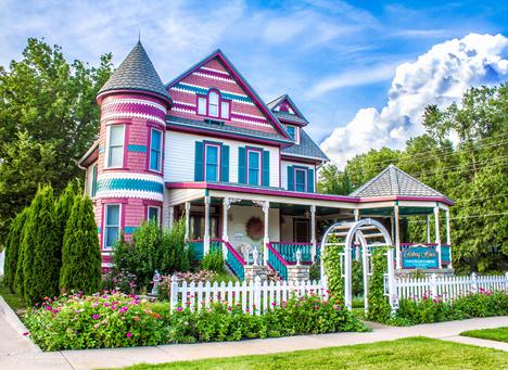 Lindsborg Kansas Convention & Visitor Bureau - Bed & Breakfast